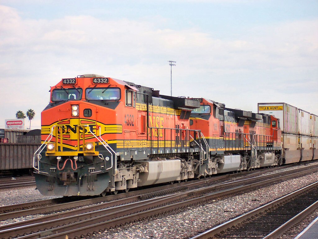 BNSF 4332